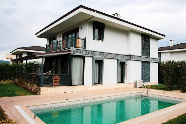 New Villas, New Rental Holiday Villas | Hellovillam